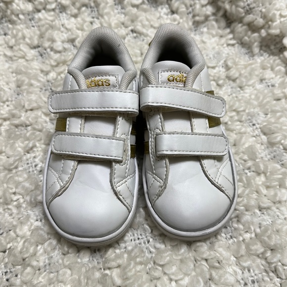 adidas | Shoes | Toddler Adidas Neo Baseline White With Gold Stripes ...